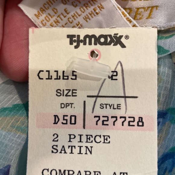 Victoria's Secret | Intimates & Sleepwear | Nwt Victorias Secret Gold ...